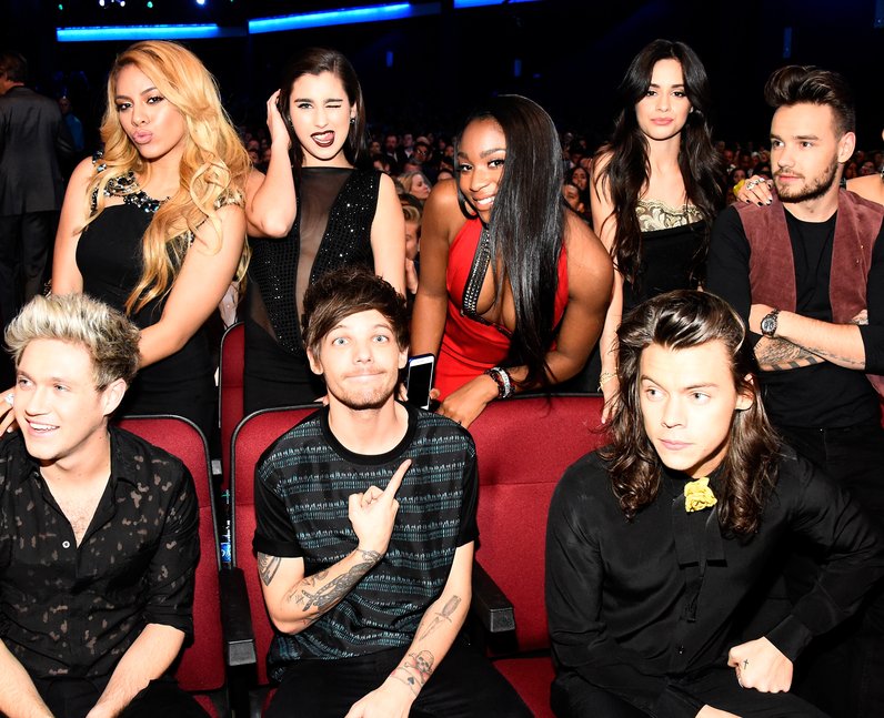 SUPER-GROUP! One Direction and Fifth Harmony hang out during the AMAs ...